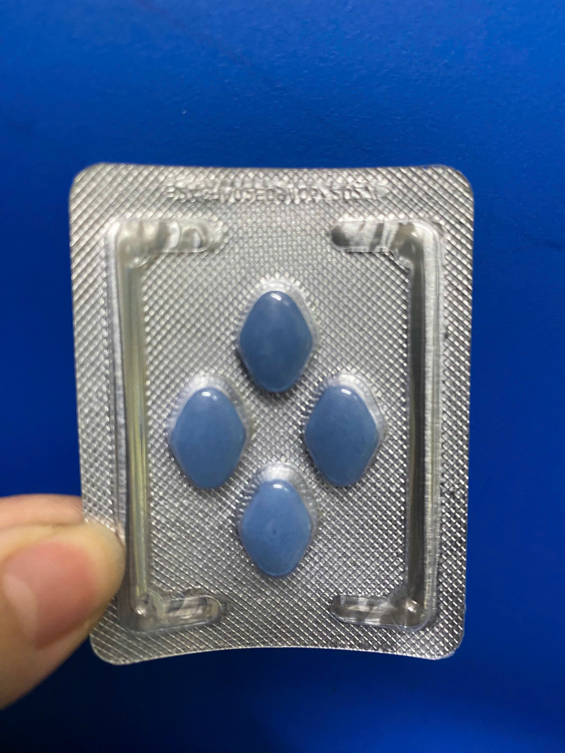 giúp tăng cường sinh lực,hỗ trợ cải thiện sinh lí nam giới hộp 4 viên